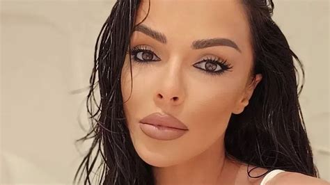 Бащата на Галена бил против да стане фолкдива Звезди Woman Bg