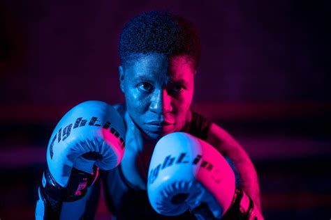 Download Sport Female Boxer Wallpaper