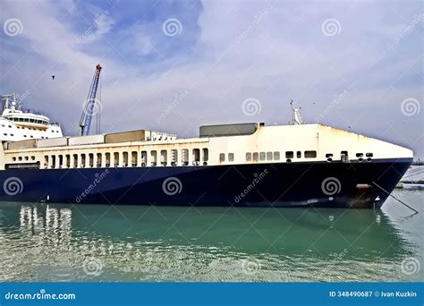 Cargo Terminal For Transshipment Of Cement Containers And Other Cargoes Loading And