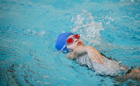 Plaukimo Baseine Vyko Tradicinės Kalėdinės Vaikų Plaukimo Varžybos