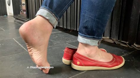 Candid Dipping Flats Shoeplay In The Kitchen 210624 Dippingdanglerpro