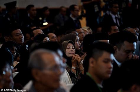 Mh17 Victims Families Demand Justice As They Attend Emotional Memorial