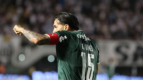 Santos tem gol anulado Veiga perde pênalti mas Palmeiras vence na Vila Belmiro ISTOÉ