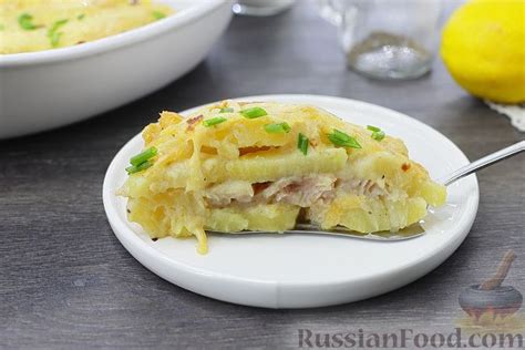 Рецепт Картофельная запеканка с рыбой и сыром под соусом бешамель на