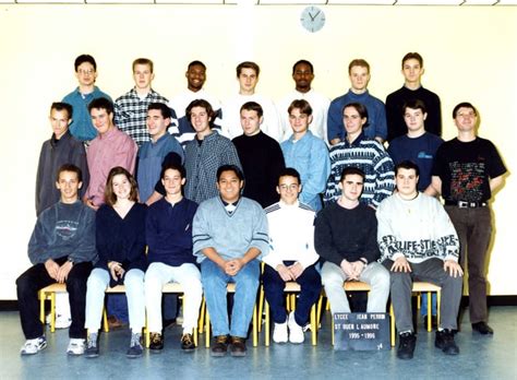 Photo De Classe Première 4 De 1995 Lycée Jean Perrin Copains Davant