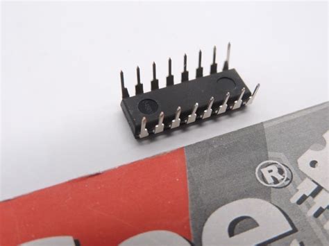 Cd4051be Cd4051 Be Analog Multiplexer Cd 4051 Demultiplexer Ic Dip 16 Lazada Indonesia