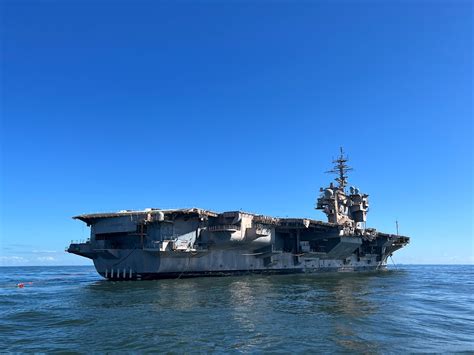 Uss Kitty Hawk Arrives At International Shipbreaking Emr Metal