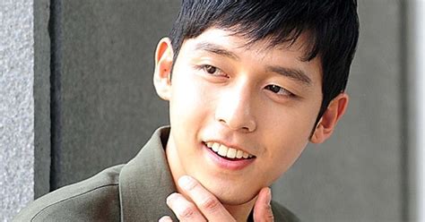 매력남 배우 신민철