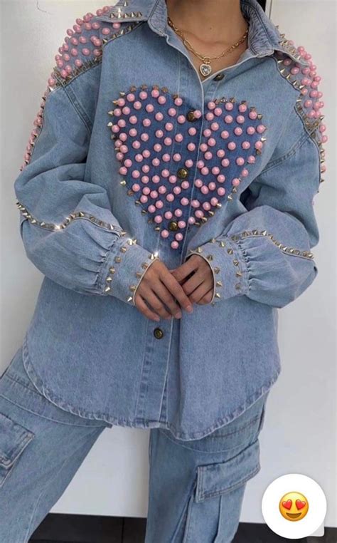 Pin de Ruth Viana de Oliveira en Customização Chaquetas bordadas