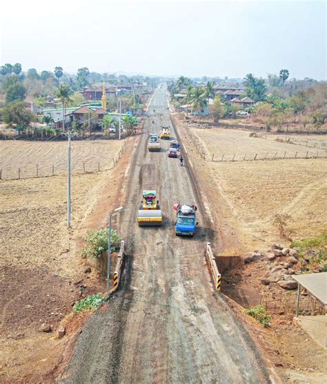 ផ្លូវកៅស៊ូ២ជាន់ Dbst និងបេតុង ចាប់ពីឃុំទ្រាន ដល់ ឃុំស្រក ស្រុកកំពង់សៀម សាងសង់បានប្រមាណជា ៧៥ ហើយ