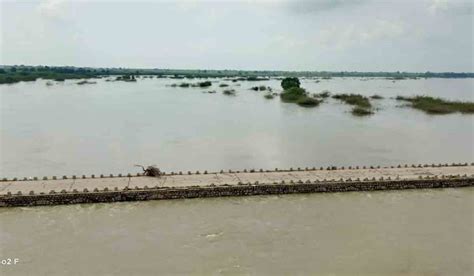 Manjira River పురాత‌న వంతెన‌కు స‌మాంత‌రంగా మంజీరా ప‌ర‌వ‌ళ్లు Namasthe