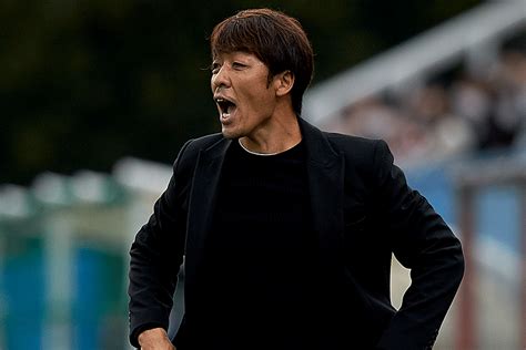 52歳のj監督、120kgベンチプレスが「えぐい」 強靭肉体に反響「選手じゃなくて監督です」 フットボールゾーン