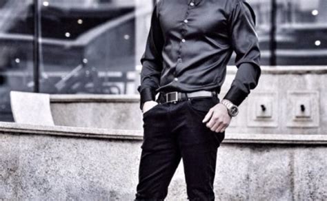 Жүжигчин М Баярбат загвар өмсөгч болов уу