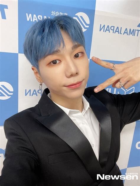 나인아이 태훈 손가락 길어 보이는 브이 포토엔hd 뉴스인코리아