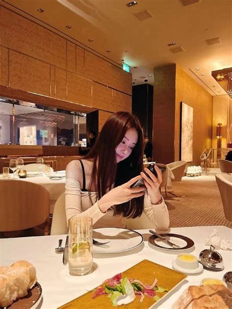44歲郭品超和小19歲女友相互表白，兩人情深意切，神仙顏值般配 每日頭條