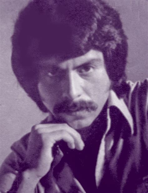 Hombres Con Bigote Daniel Magal