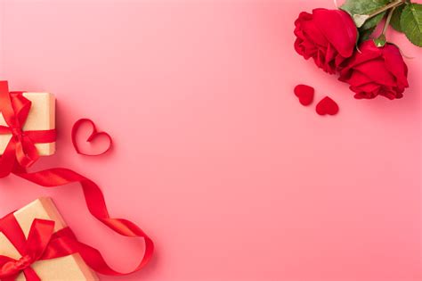 발렌타인의 날 기념일 분홍색 배경 Copyspace Topview에 어머니의 날과 생일 놀라운 현재와 축 하 개념을 주는 개념에 대한 스톡 사진 및 기타 이미지 Istock