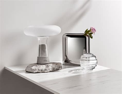 Nude Glass