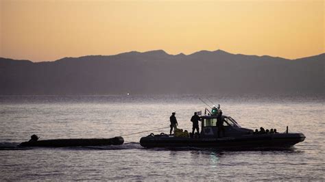 92 migrants nus retrouvés à la frontière entre la Grèce et la Turquie