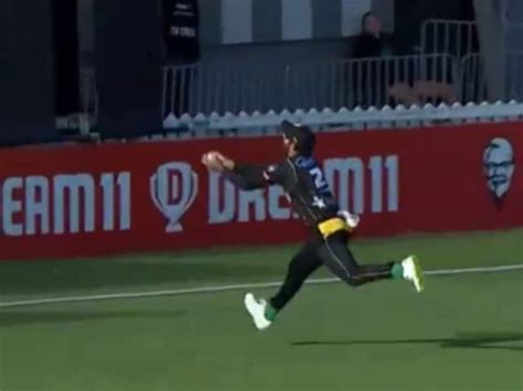 Troy Johnson Produces Stunning Fielding Effort To Dismiss Will Young In