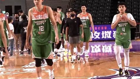 Basketball Top5 影快訊外籍生阿拉薩制霸禁區！攻城獅大獅賽只贏台藝10分
