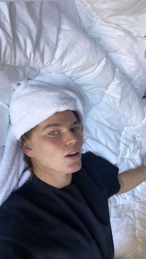 Jordan Barrett Tattoos Blond Guy Brunette Girl