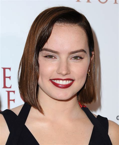 Daisy Ridley S New Haircut Is So Sharp It Could Cut Glass HelloGigglesHelloGiggles