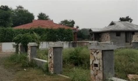 गुजरात पुलिस ने शराब पार्टी पर मारा छापा महिलाओं समेत 25 गिरफ्तार
