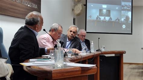 Diretor industrial da BYD participa de reunião na FIEB FIEB