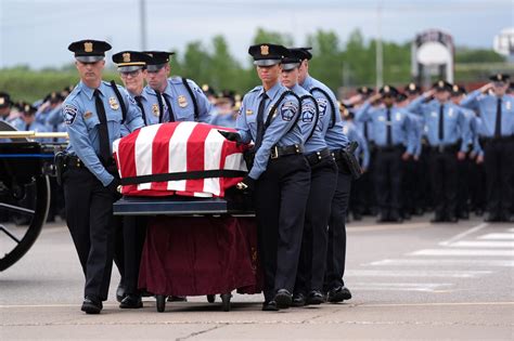Fallen Mpd Officer Jamal Mitchell Remembered As A Hero During Memorial