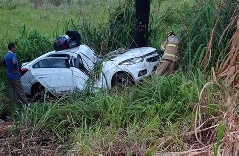 Aquaplanagem Provoca Acidente Na Br 365 Casal Fica Ferido E Três