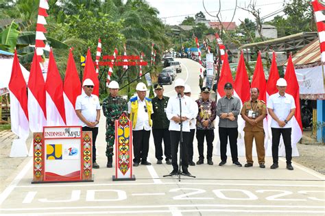 Sekretariat Kabinet Republik Indonesia President Jokowi Inaugurates Roads Bridge In E