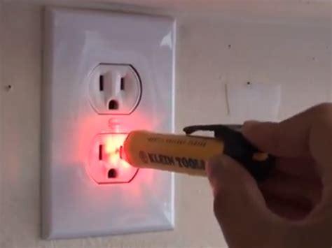 How To Use A Voltage Tester