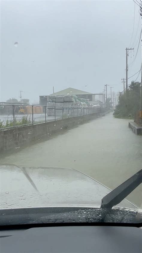 Typhoon Khanun Kills One Man Knocks Out Power To One Third Of Japans