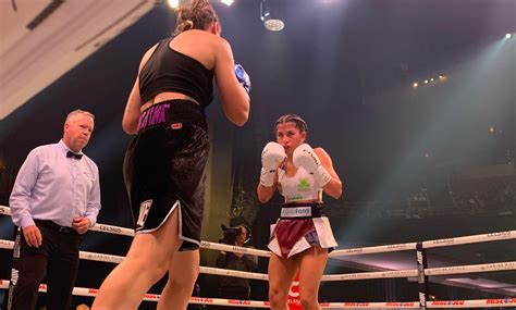 Boxeadora Tica Naomy Valle Pierde En Canadá Su Invicto