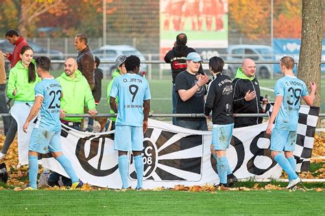 Fußball FC Villingen feiert Sieg in Freiburg Fußball Schwarzwälder Bote
