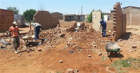 Interlocking Building System Dry Stacked Mortarless Construction