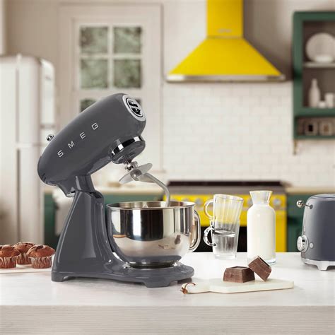 Küchenmaschine SMF03 von Smeg | connox.at