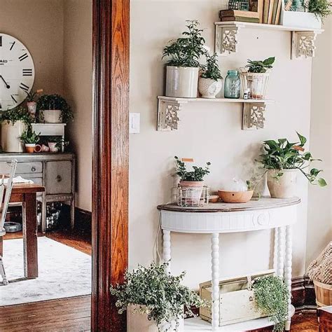 Pin By Carmen Martin On Vignettes Decor Entryway Tables Home Decor