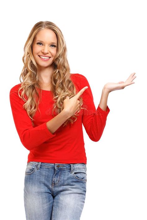 Femme Blonde Dirigeant Son Doigt Vers Le Copyspace Image Stock Image Du Rire Jeans 26494873