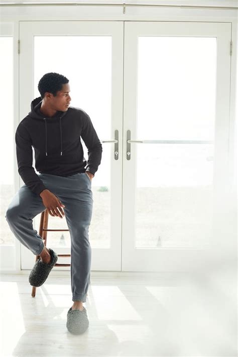 The Versatility Of Mens Hoodies From Casual Days To Night Outfits