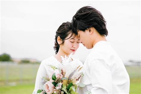 結婚「感情」と「条件」どっちを重要視？ パートナーの高収入希望は何％？ 未婚男女2400人の“本音” オトナンサー