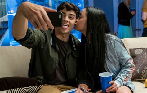 Confirman reparto de A todos los chicos de los que me enamoré Panamá América