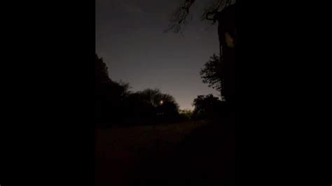 Randonnée Naked Sur un Procès Public Pornhub