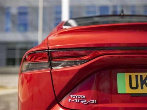 India S First Green Hydrogen Based Fuel Cell Ev Toyota Mirai Review