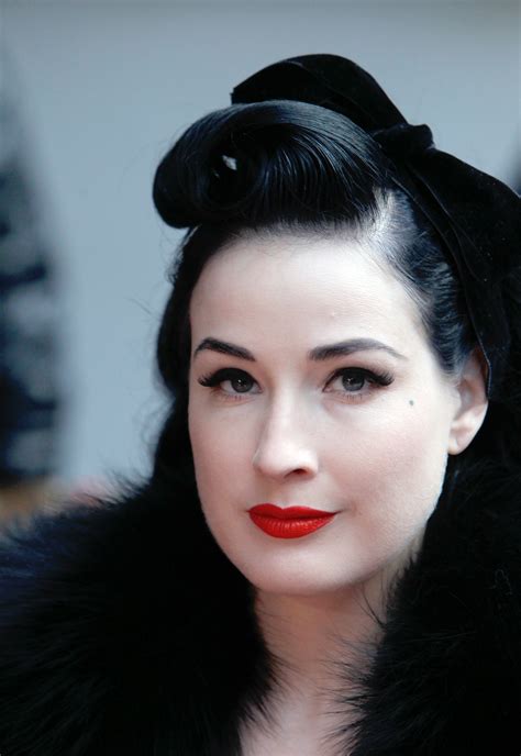 Dita Von Teese Photo 526 Of 993 Pics Wallpaper Photo 345721 Theplace2