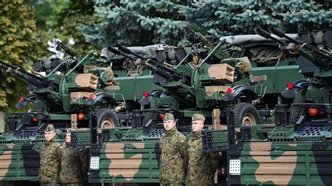 У Польщі роздумують щодо заклику України збивати російські ракети