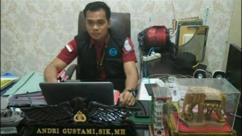 Foto Dua Bulan Gabung Dengan Jaringan Narkoba Fredy Pratama AKP Andri