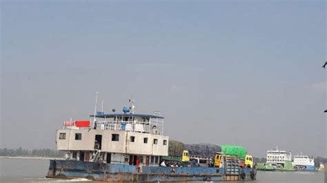 ৮ ঘণ্টা পর শরীয়তপুর চাঁদপুর রুটে ফেরি চলাচল স্বাভাবিক