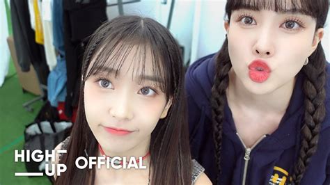 Stayc스테이씨 On Twitter Staysee👀 56 Stayc 데뷔 2주년 파티🎉 Music Bank In Chile Behind 🎬